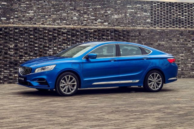 中国・吉利自動車（Geely）のPHEVセダン「博瑞（Bo Rui）GE」のクォリティは日本車並！？ – 車知楽