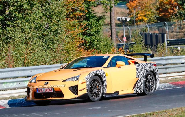 謎のレクサス LFAがニュルを疾走! 新型か? ハイパーカーのテストか? – 車知楽