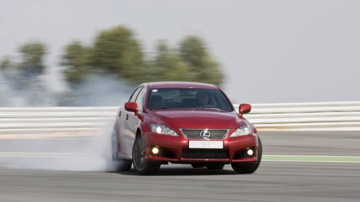 レクサスが「IS500」を商標登録 V8エンジン搭載モデルか? – 車知楽